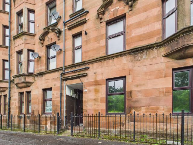Bilsland Drive, Glasgow G20, 2 bed flat to rent, £900 pcm | PrimeLocation