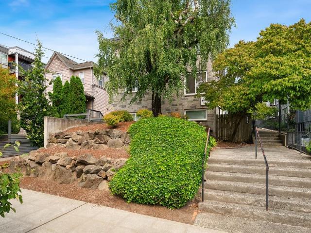 Birch Apartments 1 Bedroom Apartment for Rent at 1718 14th Ave, Seattle, WA 98122 Broadway