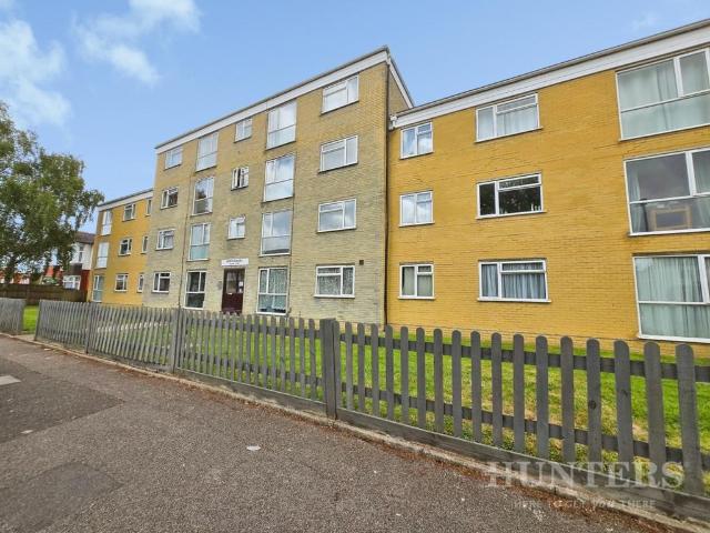 Birch Court, Thicket Road, Sutton. 2 bed flat to rent £1,550 pcm £358 pw