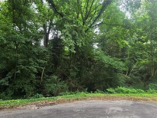 Birch Dr, Belleville, IL 62223