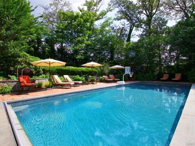 Birch Dr, East Hills, Home For Sale
