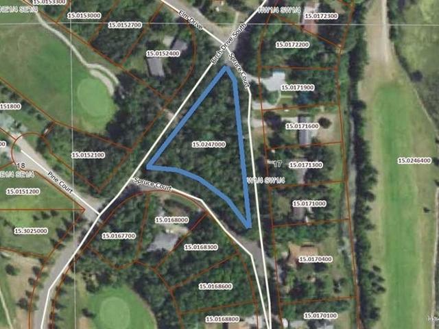 Birch Dr S, Warroad, MN 56763