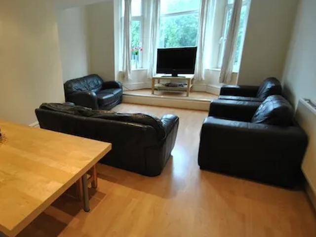 Birch Hall Lane, Victoria Park, Manchester, M13 0XZ, United Kingdom | 6 bed duplex for rent #167149573 | Rentberry