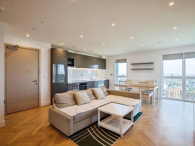 Birch House, Pegler Square, SE3 2 bed apartment to rent £2,400 pcm £554 pw