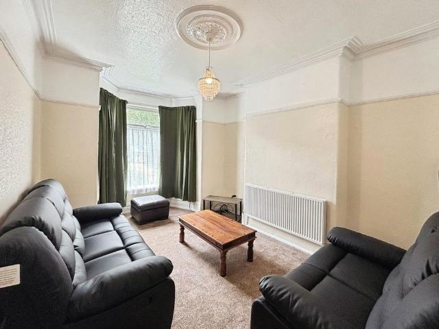 Birch Lane, Manchester, Greater. 4 bed terraced house to rent £1,850 pcm £427 pw