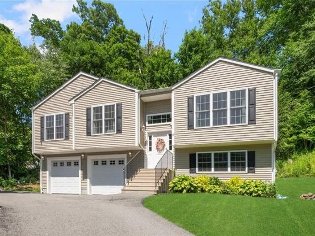 Birch Rd, Cumberland, Home For Sale