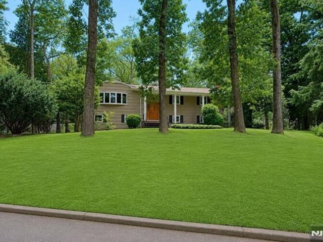 Birch Rd, Mahwah, Home For Sale