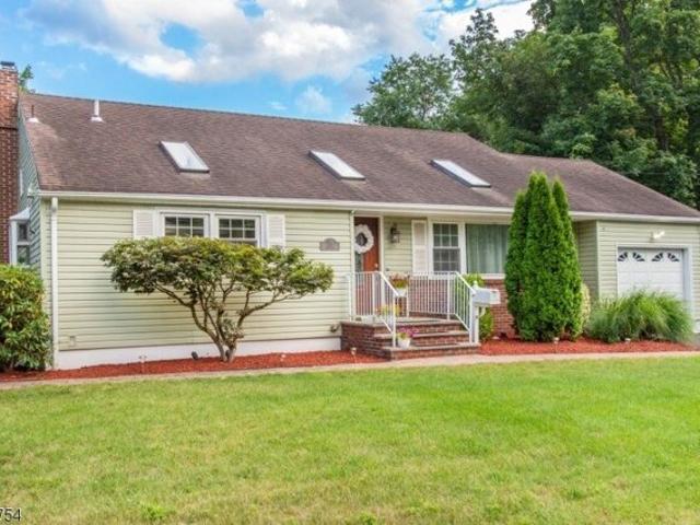 Birch Rd, Pequannock Township, Home For Sale