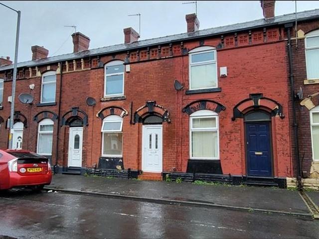 Birch Street, Manchester, OL7 2 bed terraced house to rent £1,075 pcm £248 pw