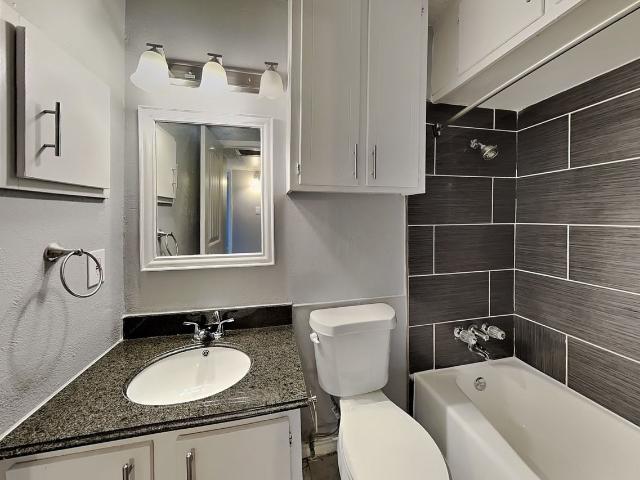 Birchman Commons 1 Bedroom Apartment for Rent at 5601 Birchman Ave, Fort Worth, TX 76107 West Beyer