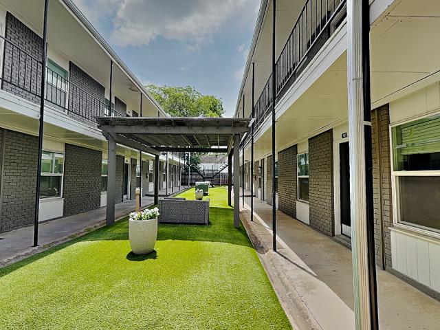 Birchman Commons 2 Bedroom Apartment for Rent at 5601 Birchman Ave, Fort Worth, TX 76107 West Beyer