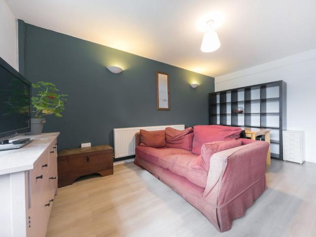 Birchmore Walk, London N5, 3 bed flat to rent, £3,250 pcm | PrimeLocation