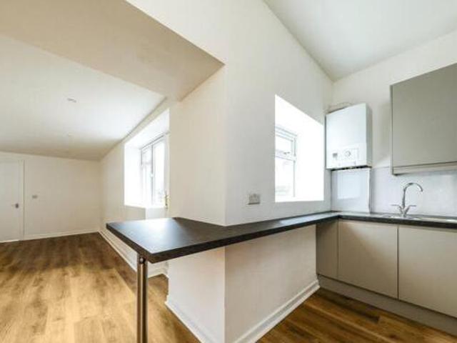 Birchanger Road, London, 2 Bedroom Apartment