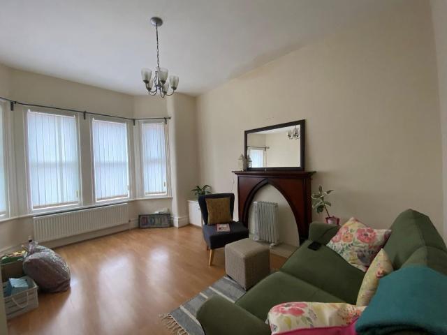 Birchdale Road, Waterloo, Liverpool L22, 2 bed flat to rent, £750 pcm | PrimeLocation
