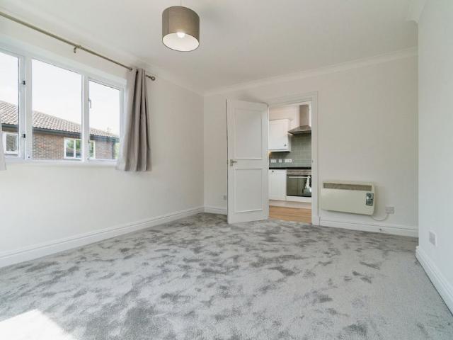 Birchend Close