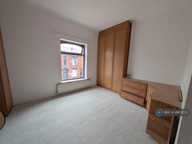 Birchenlea St, Oldham, OL9 2 bed terraced house to rent £1,085 pcm £250 pw