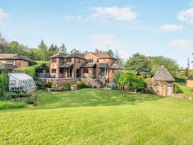 Birches Lane, Alvechurch, Birmingham. 4 bed detached house to rent £3,500 pcm £808 pw
