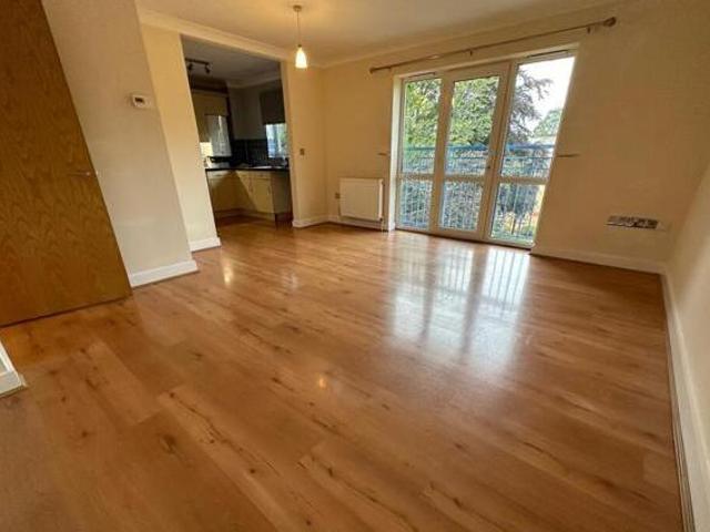 Birches, Surrey Road, 2 Bedroom Flat