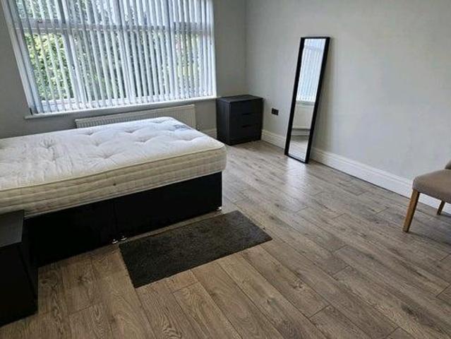 Birchfields Road, Manchester, M14 4 bed house to rent £2,400 pcm £554 pw