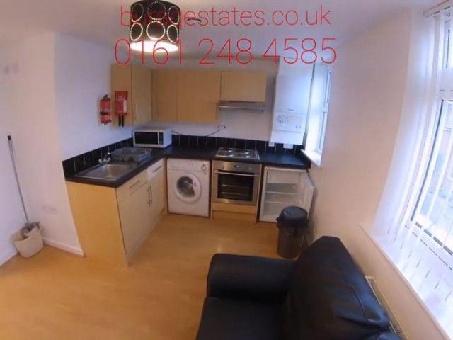 Birchfields Road, Manchester M13 1 bed flat to rent £1,065 pcm £246 pw