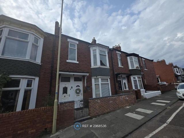 Birchington Avenue, South Shields NE33, 2 bed flat to rent, £699 pcm | PrimeLocation