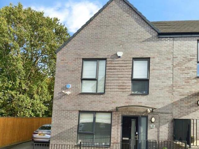 Birchlands View, Sheffield, 4 Bedroom Semi detached