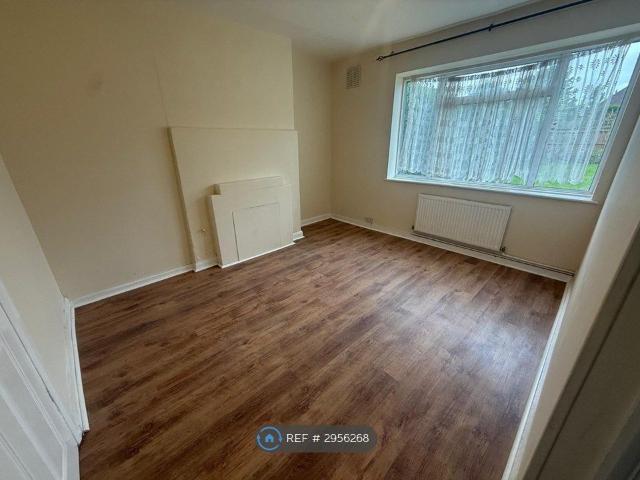 Birchway, Hayes UB3, 4 bed semi detached house to rent, £2,500 pcm | PrimeLocation