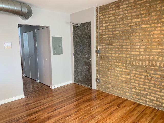 Birchwood 2 Bedroom Apartment for Rent at 2000 W Birchwood Ave, Chicago, IL 60645 Rogers Park