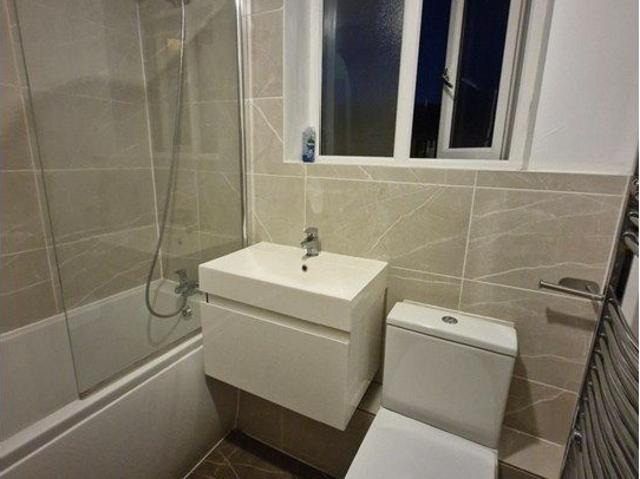 Birchwood Close, Morden SM4, 2 bed flat to rent, £1,700 pcm | PrimeLocation