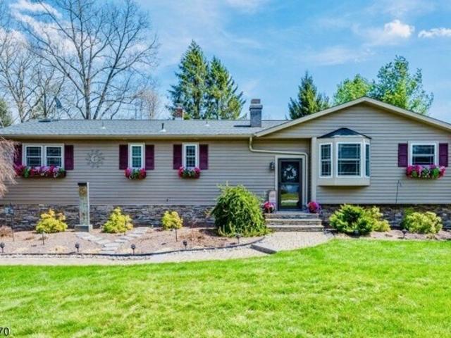 Birchwood Dr, Vernon, Home For Sale