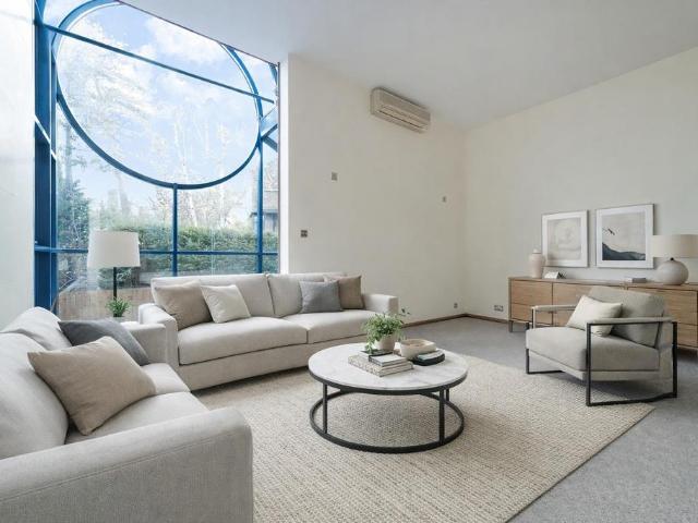 Birchwood Drive, Hampstead, NW3 5 bed detached house to rent £15,600 pcm £3,600 pw