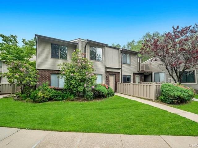 Birchwood Rd Unit,coram, Condo For Sale