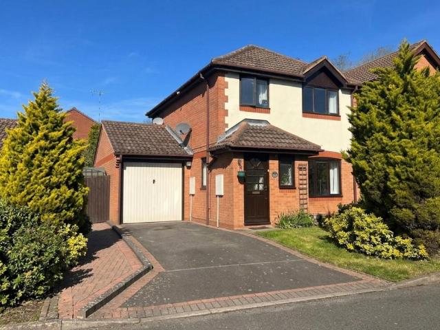 Birchwoods, Bartley Green B32 3 bed detached house to rent £1,375 pcm £317 pw