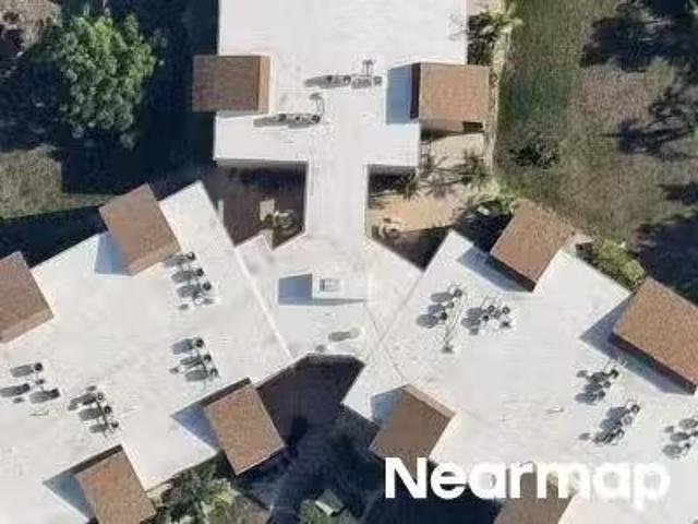 Bird Bay Dr S Apt 306