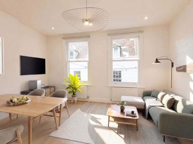 Bird In Hand Yard, Hampstead NW3, 1 bed flat to rent, £2,708 pcm | PrimeLocation