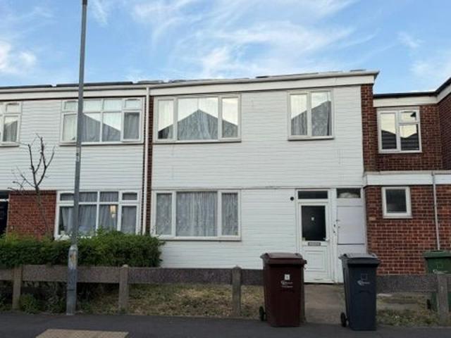 Birdbrook Close, Dagenham RM10, 4 bed terraced house to rent, £2,600 pcm | PrimeLocation