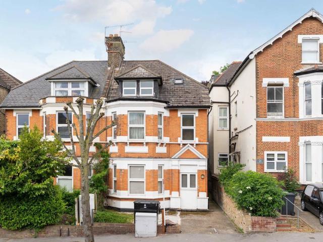 Birdhurst Road, South Croydon CR2, 1 bed flat to rent, £1,250 pcm | PrimeLocation