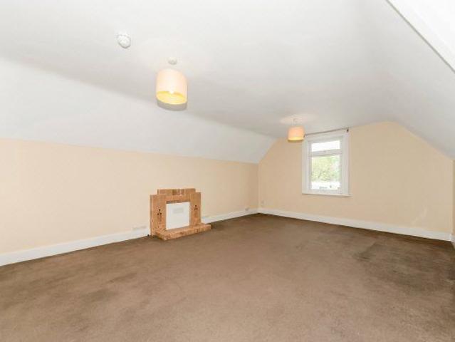 Birdhurst Road, South Croydon CR2, 2 bed flat to rent, £1,650 pcm | PrimeLocation