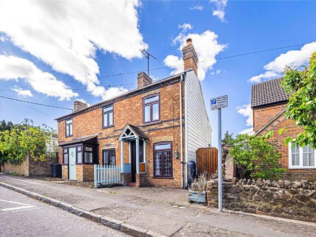 Birds Hill, Heath And Reach, Leighton Buzzard, Buckinghamshire LU7, 2 bed semi detached house to rent, £1,325 pcm | PrimeLocation