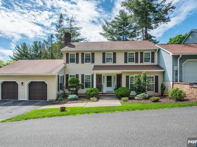 Birdseye Cir, Wayne, Home For Sale