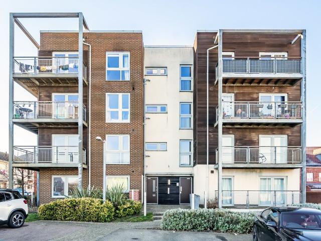 Birdwood Avenue, Dartford DA1, 2 bed flat to rent, £1,600 pcm | PrimeLocation