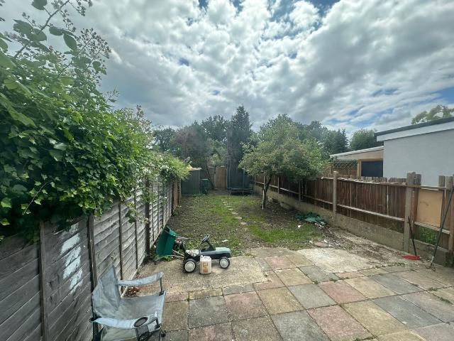 Birkbeck Avenue, Greenford UB6, 4 bed semi detached house to rent, £2,550 pcm | PrimeLocation