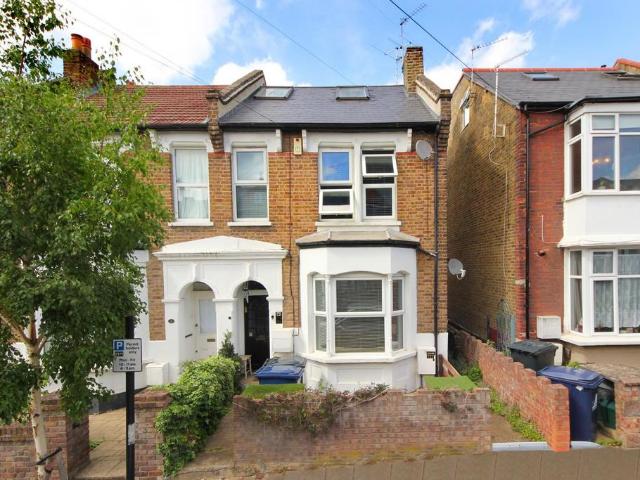 Birkbeck Avenue, W3 1 bed flat to rent £1,900 pcm £438 pw