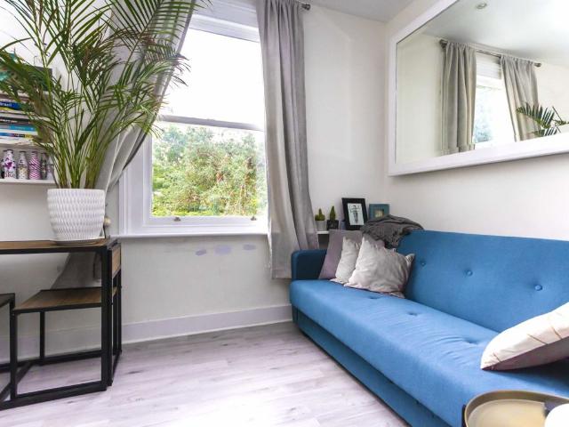 Birkbeck Road, Acton W3, 1 bed flat to rent, £1,452 pcm | PrimeLocation