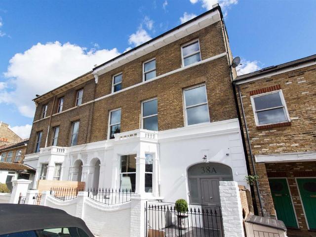 Birkbeck Road, London W3, 2 bed flat to rent, £2,500 pcm | PrimeLocation