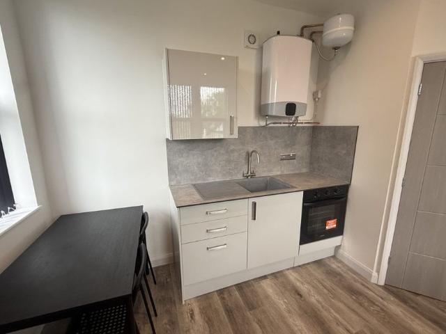 Birkby Lodge Road, HUDDERSFIELD