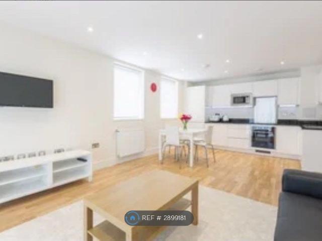 Birkdale House, London E14, 3 bed flat to rent, £3,150 pcm | PrimeLocation