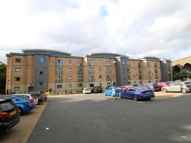 Birkhouse Lane, Paddock HD4, 3 bed property to rent, £850 pcm | PrimeLocation