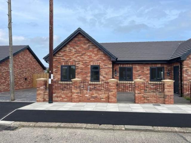 Birkhall Road, Middlesbrough TS3, 2 bed semi detached bungalow to rent, £750 pcm | PrimeLocation