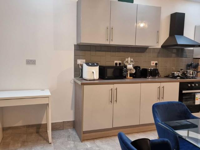 Birmingham B10, Room to rent, £650 pcm | PrimeLocation